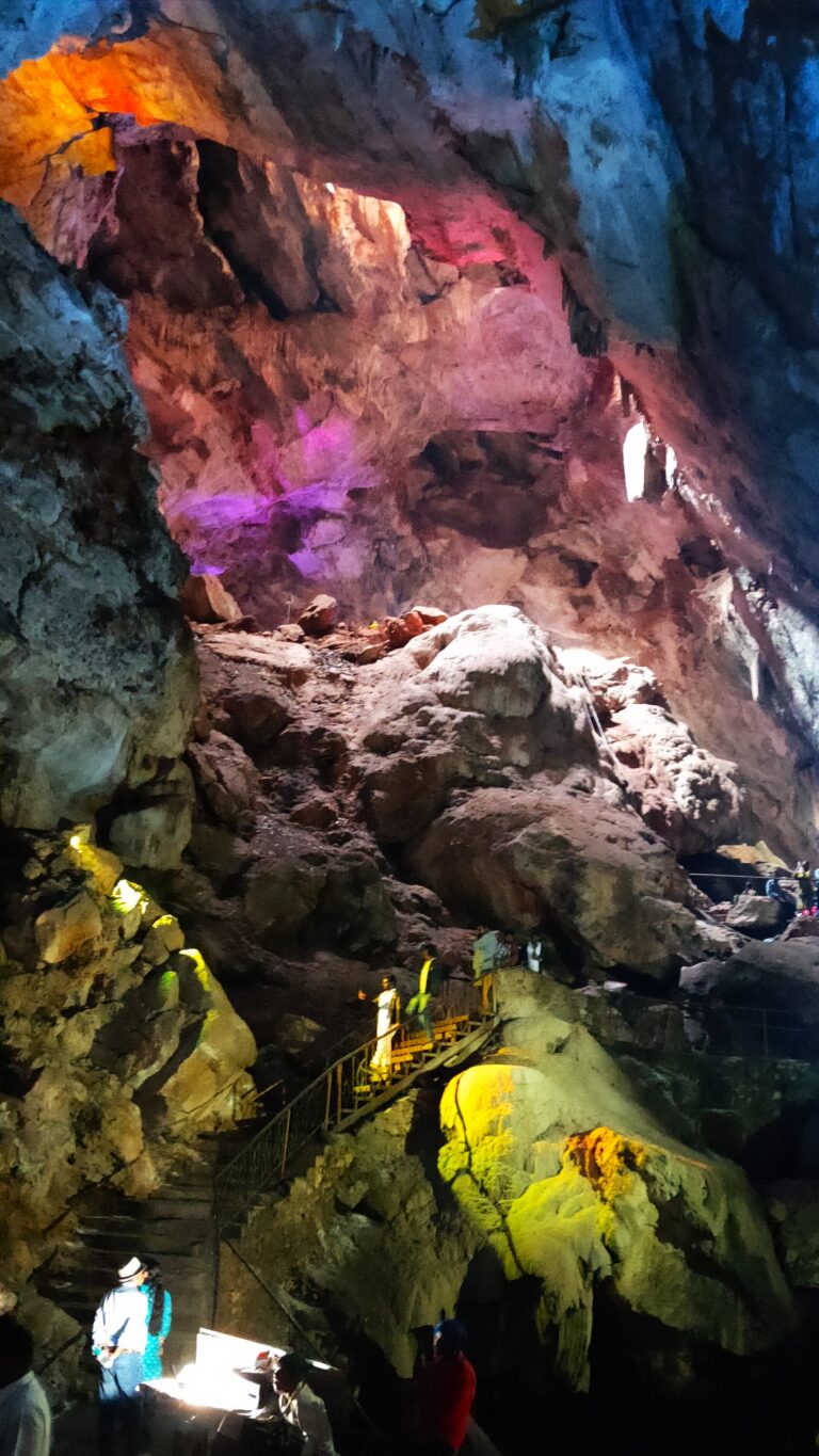 Borra Cave: One of the largest cave in India - unfilteredentity.in